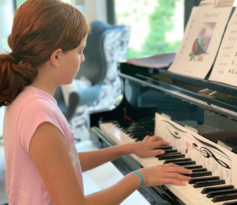 Grab your Free Christmas-Themed Piano Worksheets!